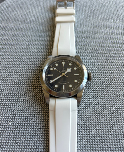 22mm WHITE Vulcanized Caoutchouc rubber Strap Tudor Geneve Watches | O2 ...