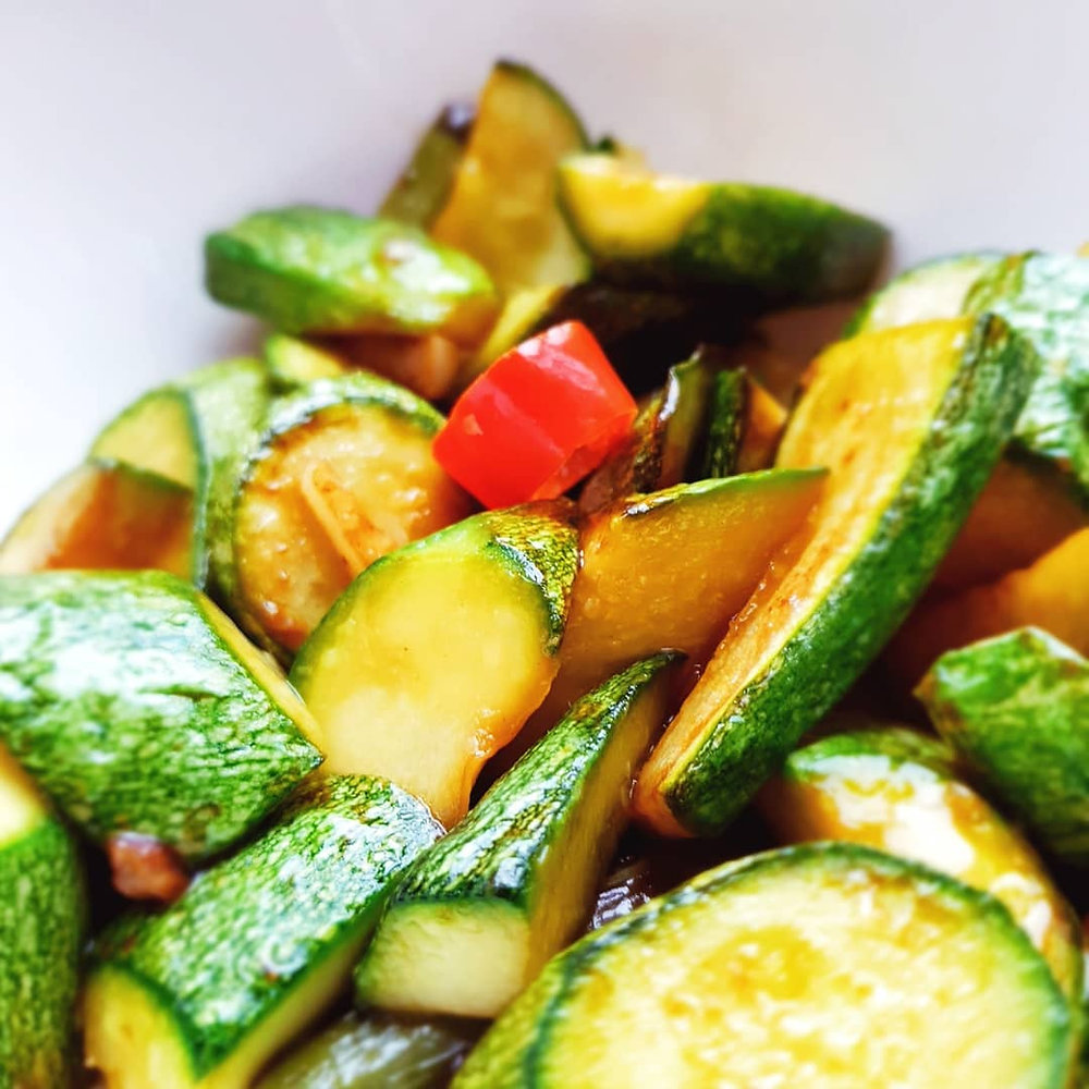 Courgettes stir-fried with oyster sauce