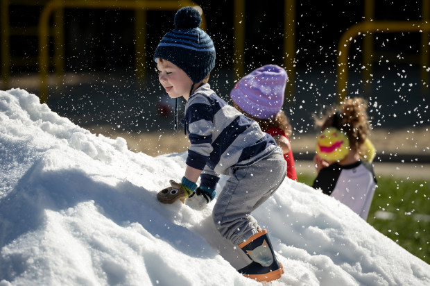 Real Snow Party in Florida. Snow Events. American Ice