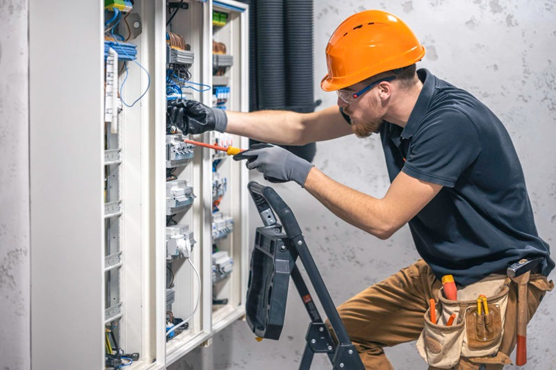 Common Electrical Emergencies and How to Handle Them Safely