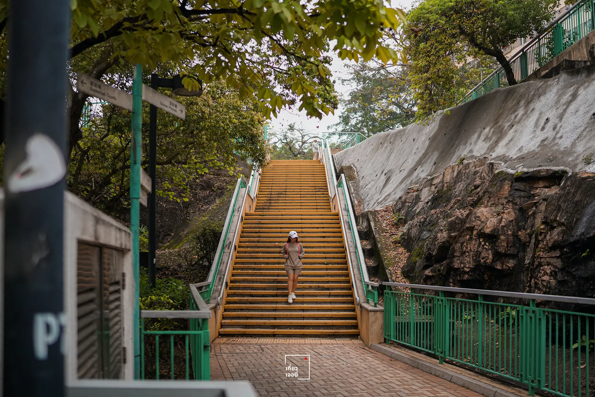 พิกัดถ่ายรูปฮ่องกง Lok Wah Estate