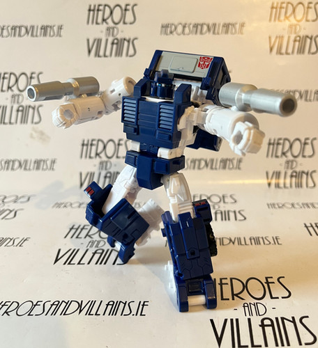 TRANSFORMERS WFC KINGDOM DELUXE AUTOBOT PIPES (HASBRO 2022) | Heroes ...