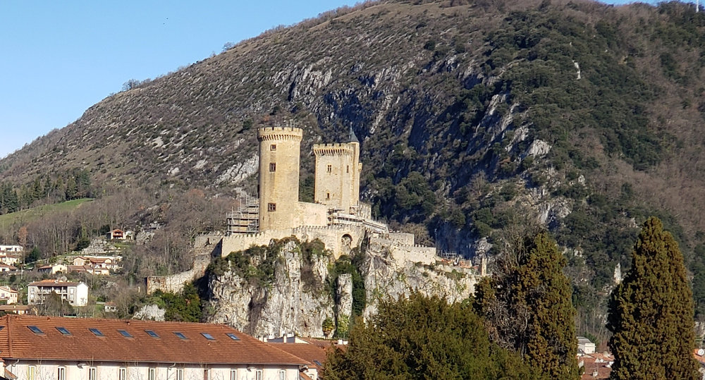 Le journal du 14 mars: un centre de santé à Foix