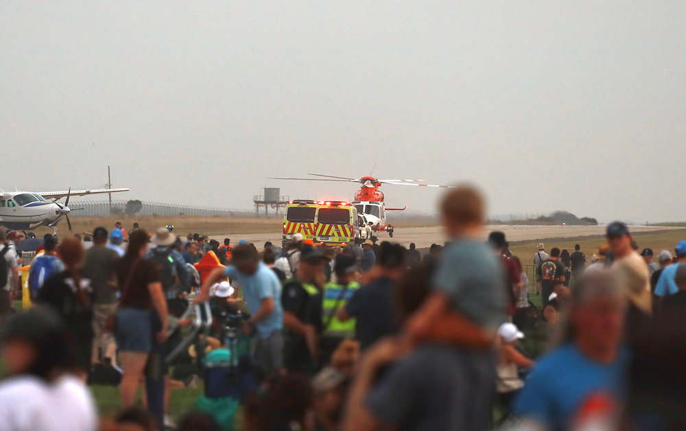 Aerobatic plane crashes during aerial display at Avalon Airshow