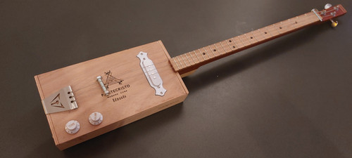 Monte Cristo, solid wood box | oddboxguitars