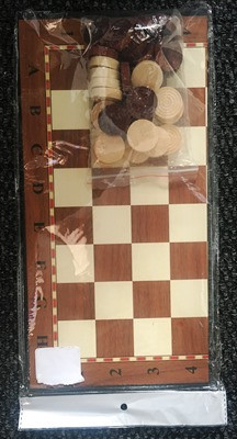 GA0150 TOYS CARDBOARD DRAUGHT BOARD WITH WOODEN DRAUGHT PIECES ...