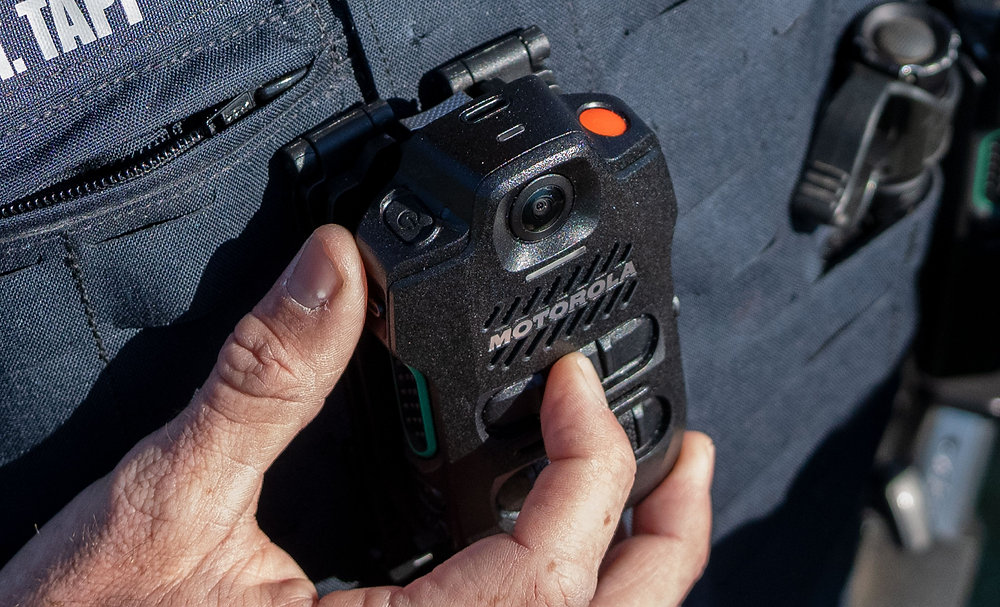 Motorola Solutions Unveils AI-Powered Device to Boost Emergency ...