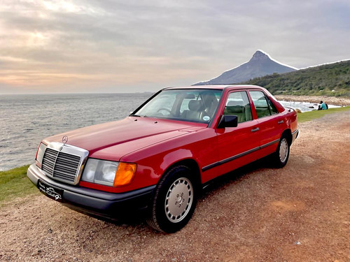 1990 Mercedes- Benz 300E | Club9