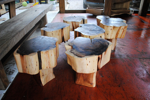 Tree Trunk Table with wooden leg | customfiteden