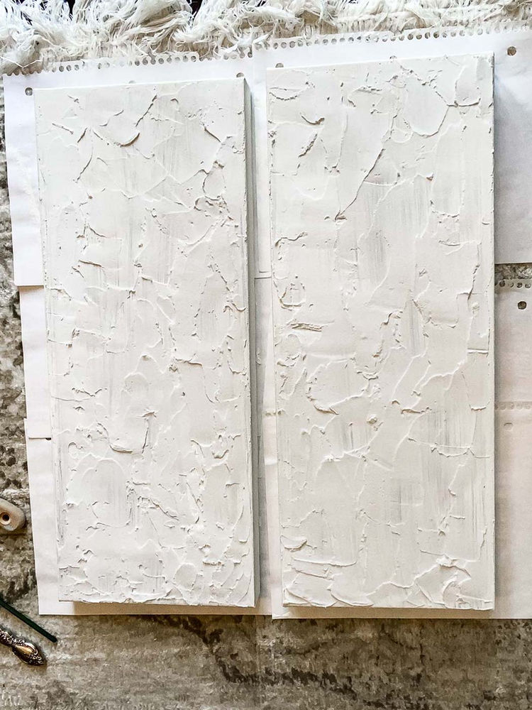 Using Wall Spackling To Create Textured DIY Thrift Store Art