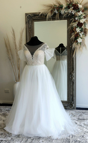 Zorika - Size 14 | Dylin's Bridal