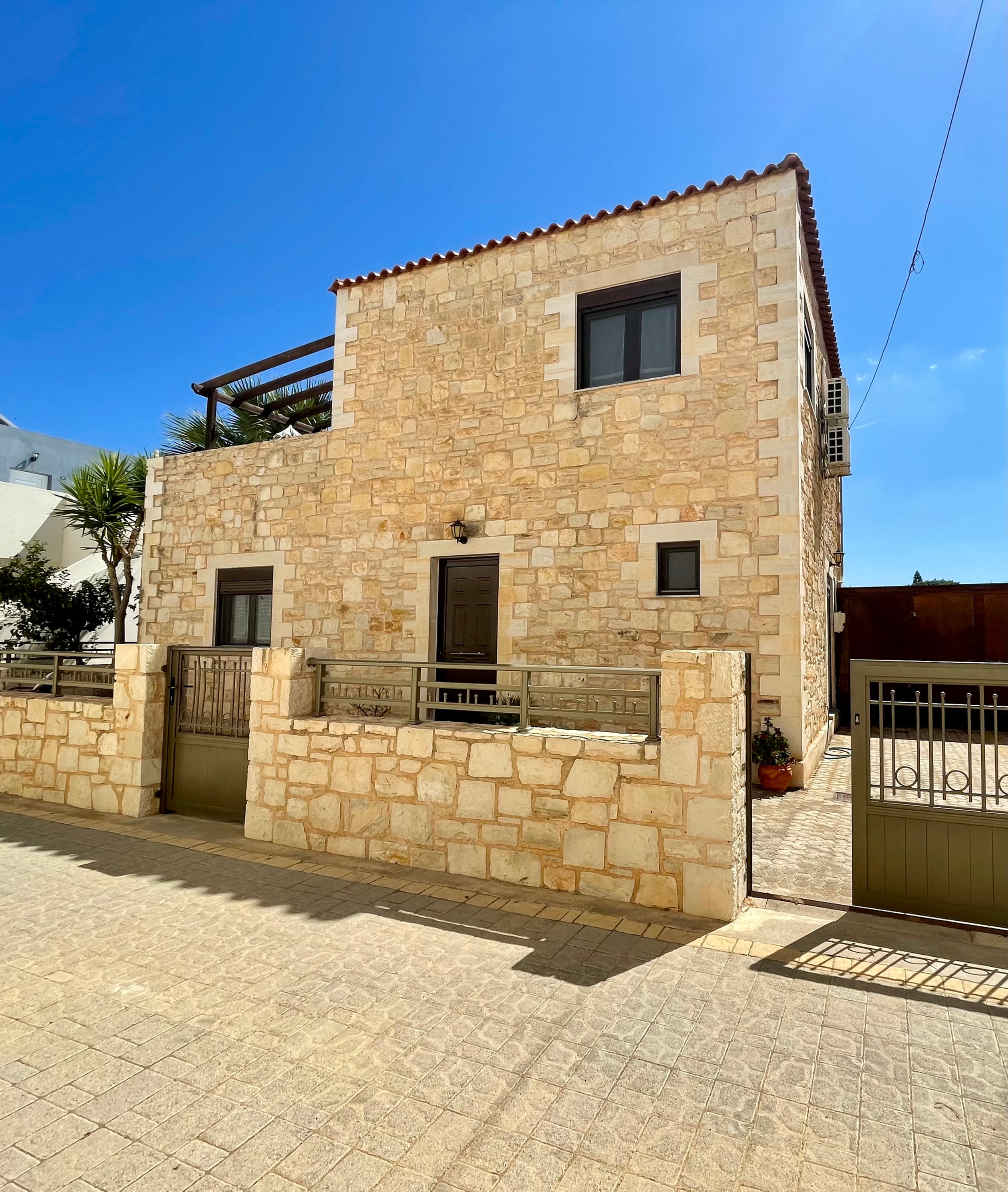 Stone built House, Just a few Steps from the Beach