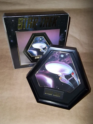 Star Trek - PORCELAIN PLAQUE - TOS Starship Enterprise | The Federation