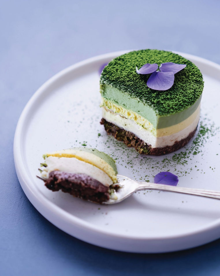 No-Bake Matcha Mango Cheesecake