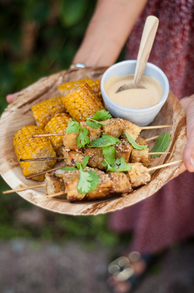 Tempeh Saté (BBQ) with Peanut Butter Dip