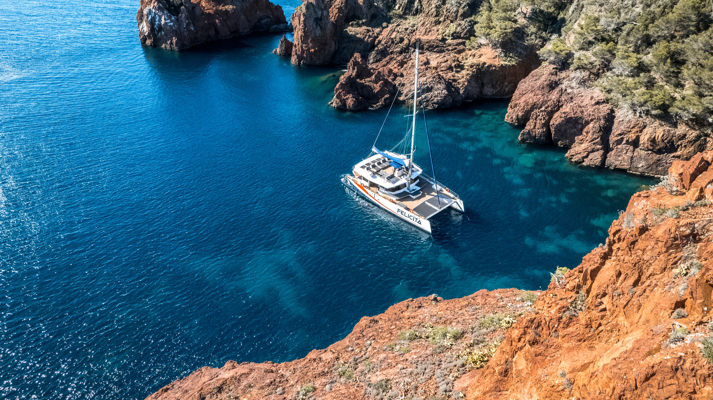 Réservation | AMC CAPE GRACE | Croisières Catamaran | Départs Saint-Raphaël
