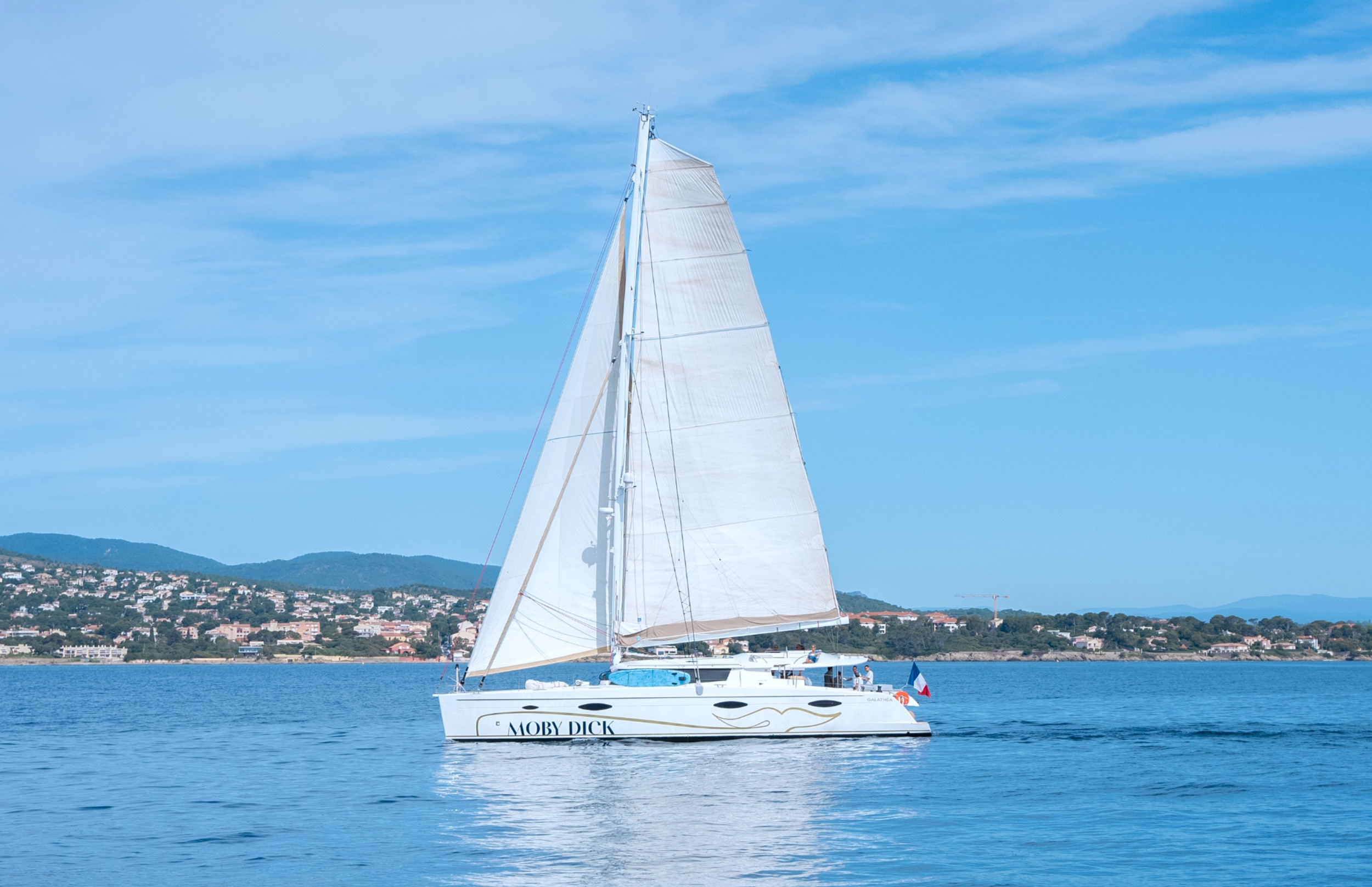 AMC CAPE SEA | Croisière privée en maxi catamaran sur la Côte d'Azur