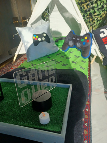 Minecraft Sleepover | Party Power