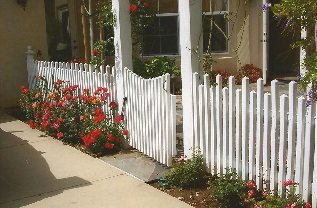 Scripps Poway Fence Builders | Wood Fence Installations