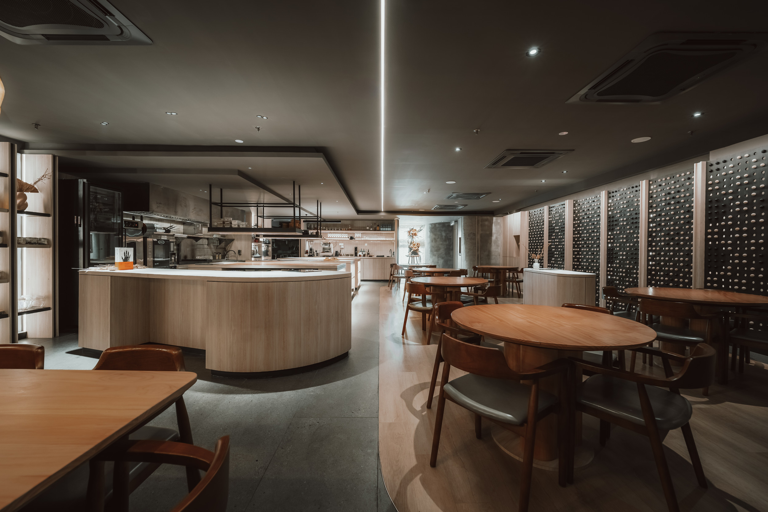 OITOM Restaurant Fine Dining in Kota Kinabalu