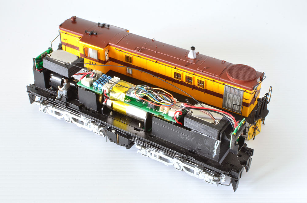 NSWGR 48 / SAR 830 class by Trainorama