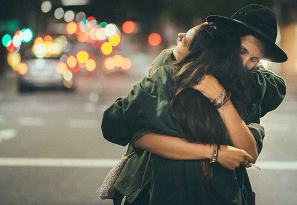 ¿Sabías que cada forma de abrazar tiene un significado?