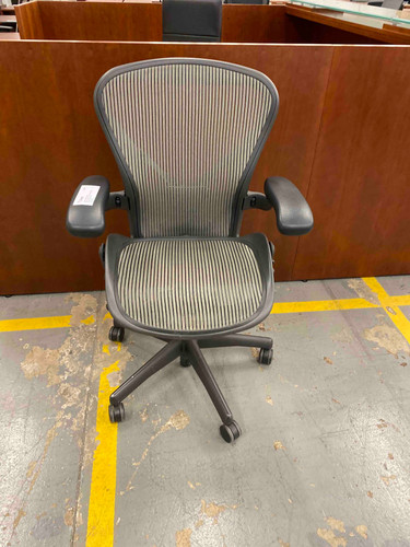 Herman Miller TM Aeron Task Chair/Gray - Size B | Desks Incorporated