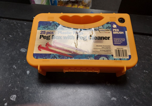 Peg box with cleaner | Broadway3