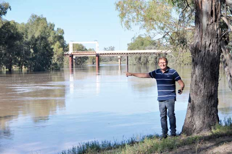 Flood warning issued for Bourke and downstream