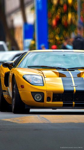 Yellow Ford GT40 Wallpaper | Richard Baldwin USA
