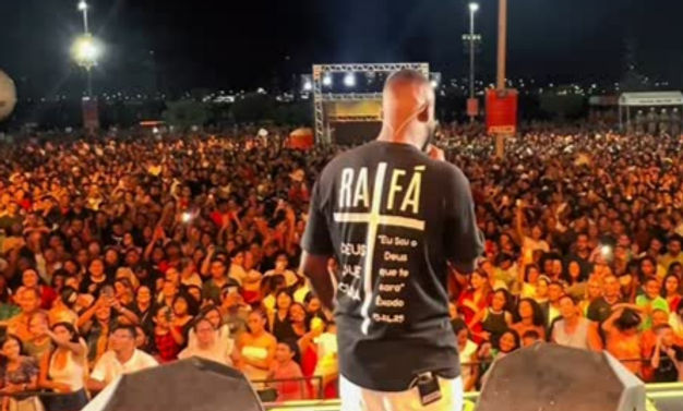 Samuel Eleotério estreia no Canta Bahia com pagode gospel