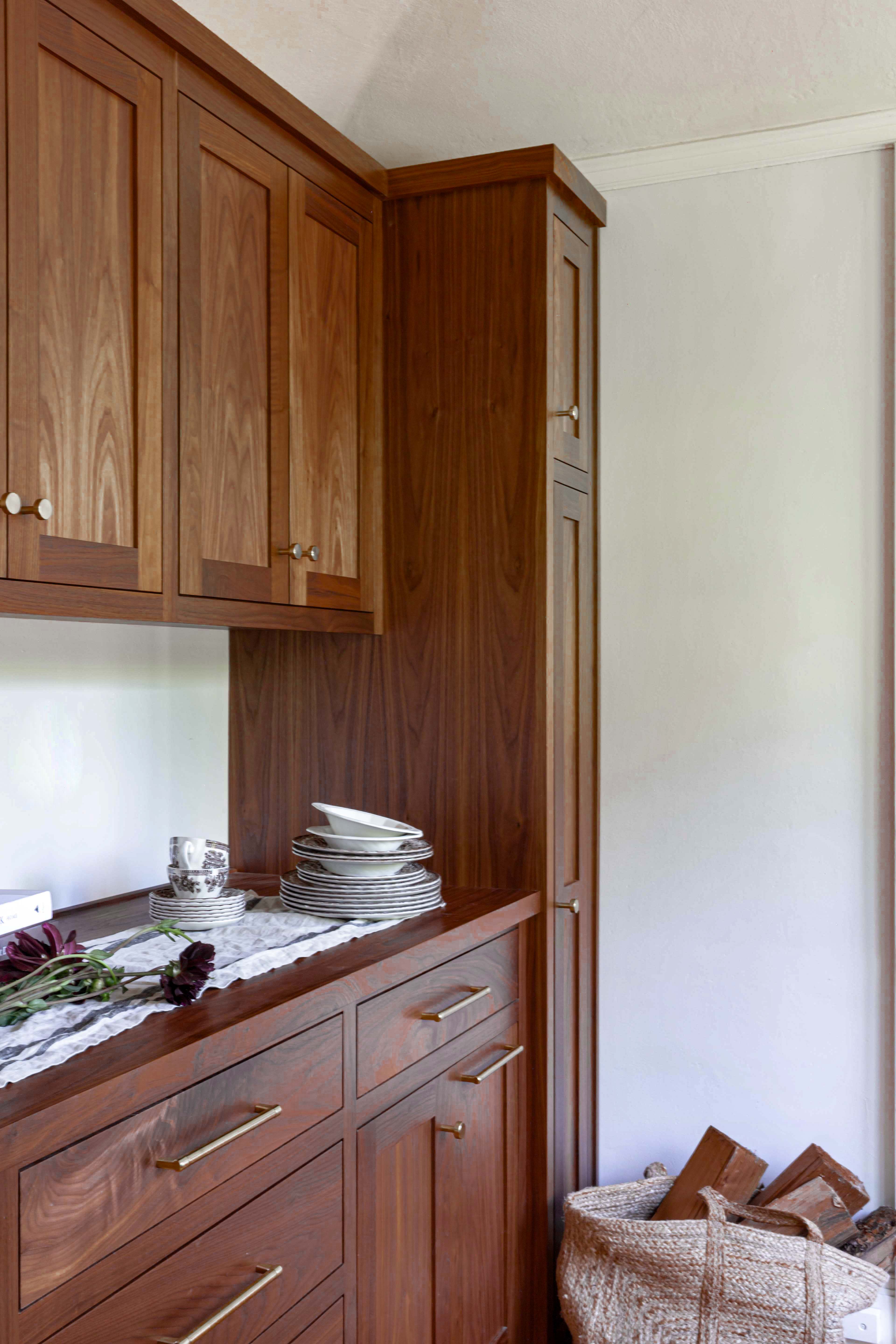 A GUIDE TO WOOD COUNTERTOPS: BLENDING ELEGANCE AND FUNCTIONALITY