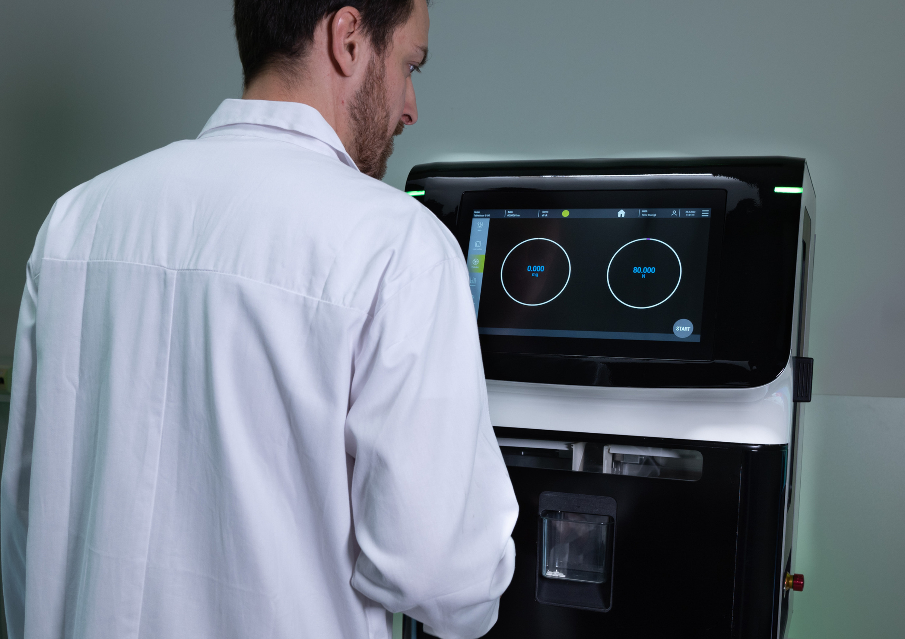 Futorque-IQ – R&D | PrivMed | Compact Pharmaceutical Tablet Press