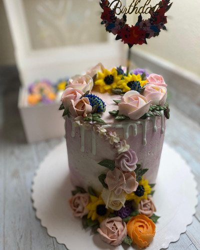 6 Inch 3 layer butter cream tall cake - Floral | Moon Made Cupcakes