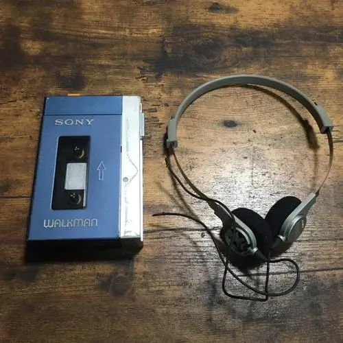 The History of Earphones Development