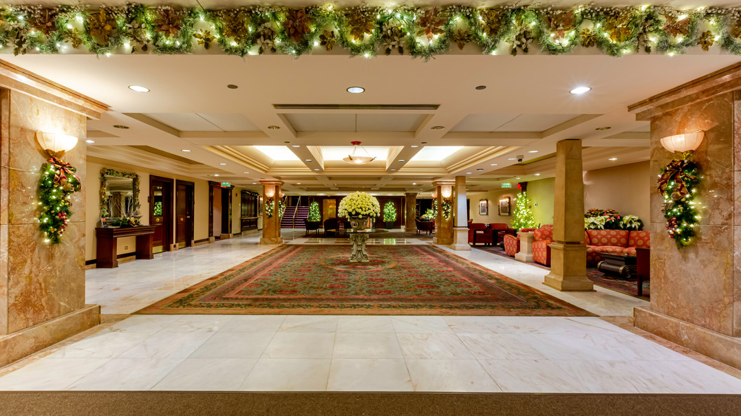 Lobby Photo Gallery | Crest Hollow Country Club