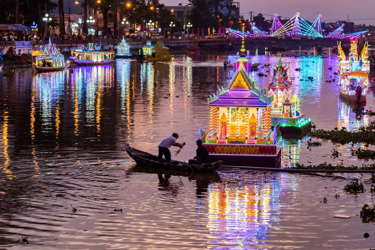 Bon Om Touk, Cambodia's Vibrant Water Festival