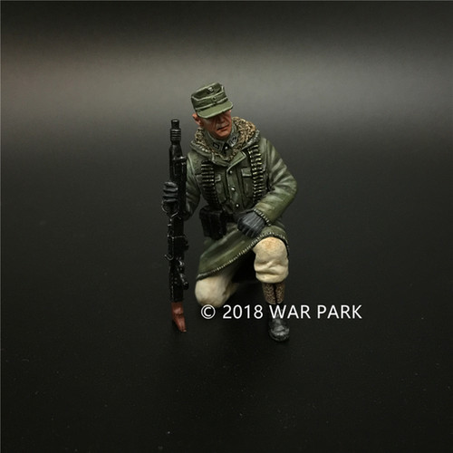 War Park KH043 LSSAH tank rider kneeling with MG42 5# | Toy Soldier ...