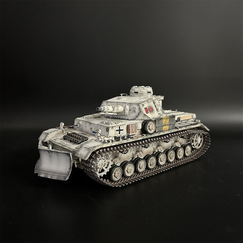 War Park AX034 Winter Panzer IV F1 with Red Devil | Toy Soldier Galleria