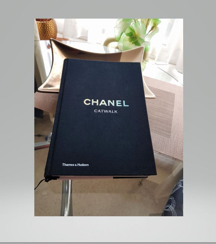 Chanel Bags plus a lot more | Catwalk Book | Vivien Lauren