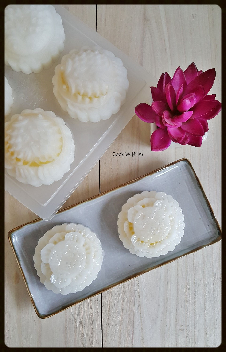 Mango Coconut Jelly Mooncake