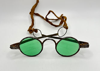 EXTENDED HISTORY OF VISION AIDS | ANTIQUE SPECTACLES