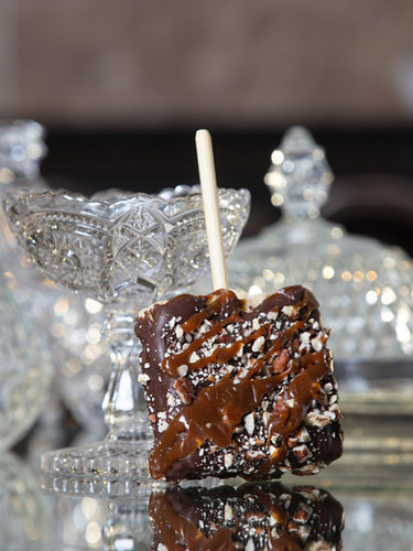 Turtle Milk Chocolate Gourmet Caramel Crispy Treat | Simply Amazing Apple