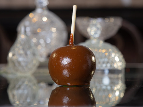 Traditional Gourmet Caramel Apple -GF | Simply Amazing Apple