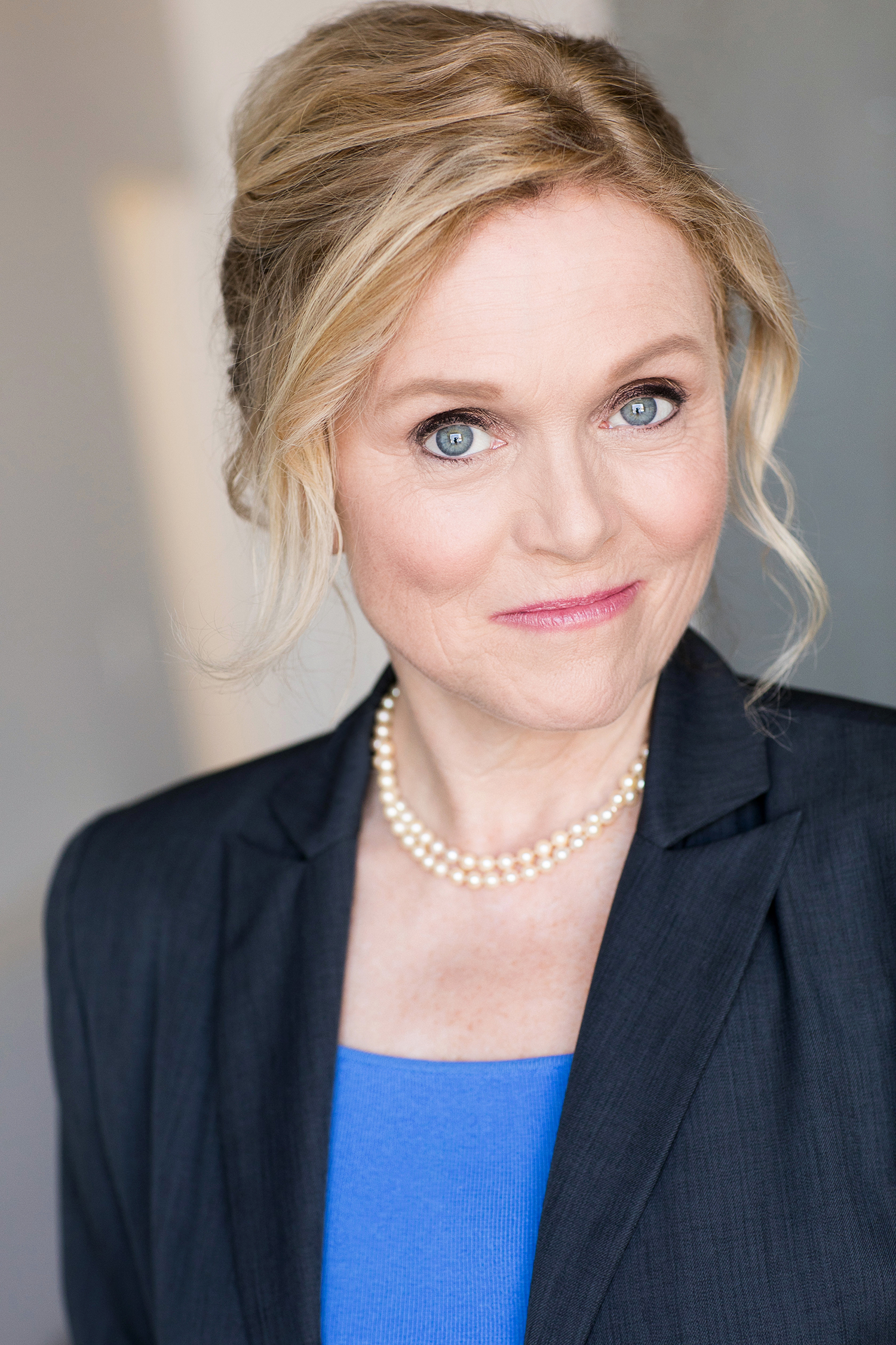 Headshots Diane Adair