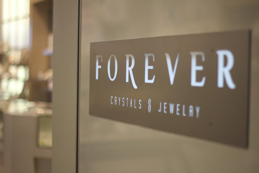 FOREVER LANZA NUEVA IMAGEN E INAUGURA SU TIENDA MAS GRANDE EN PLAZA ...