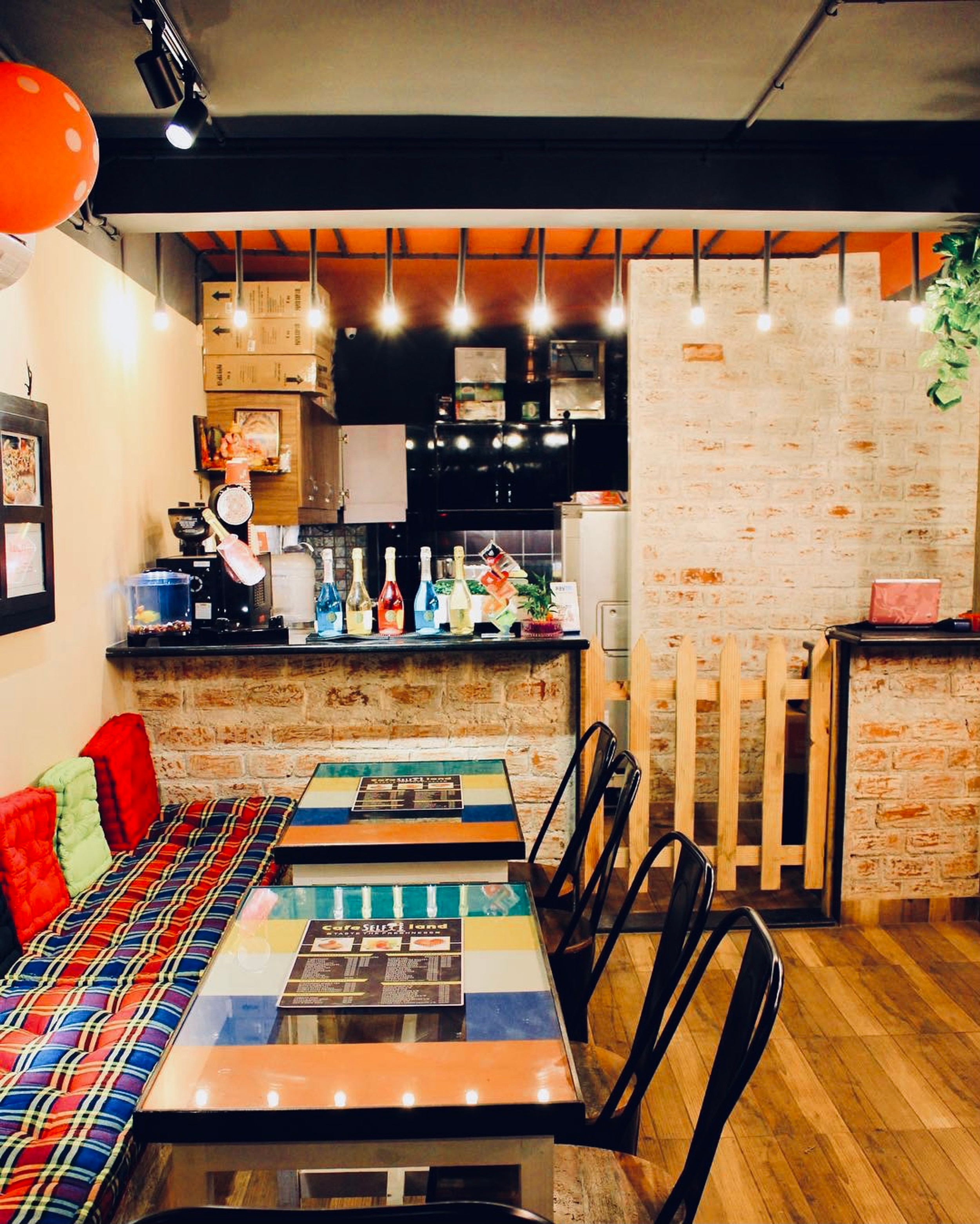 Café Selfieland | Esha Garg | Interior Designer | Raipur