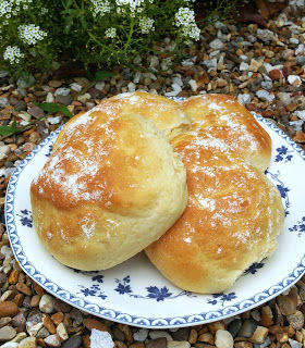 Floury Baps (Bread Rolls)