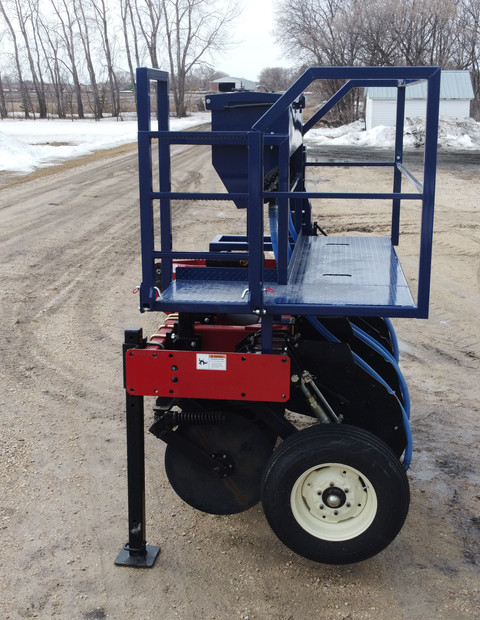 Deep Banding Fertilizer Applicator | R-Tech
