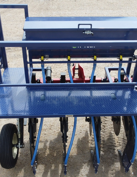 Deep Banding Fertilizer Applicator | R-Tech